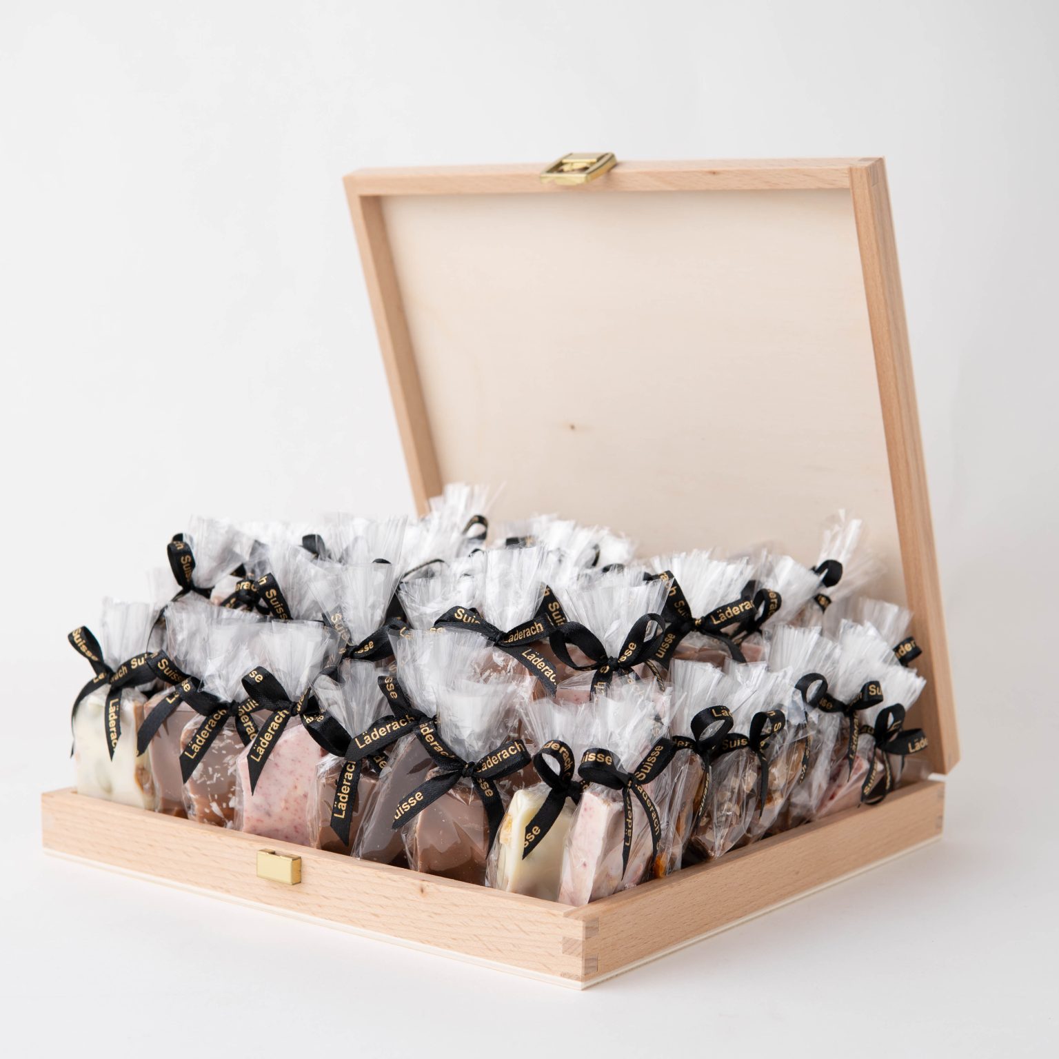 Gift Boxes Archives - Laderach Kuwait