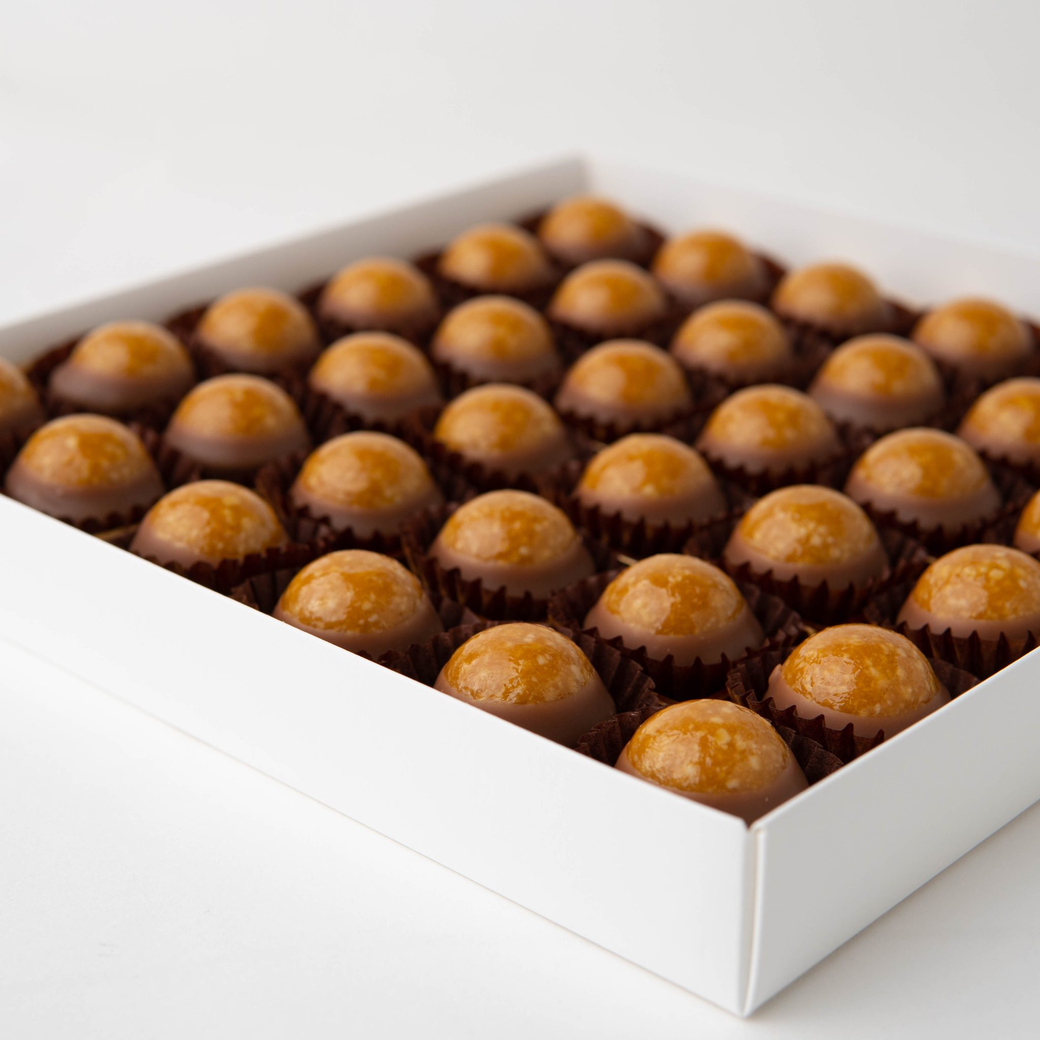 Gift Boxes Archives - Laderach Kuwait